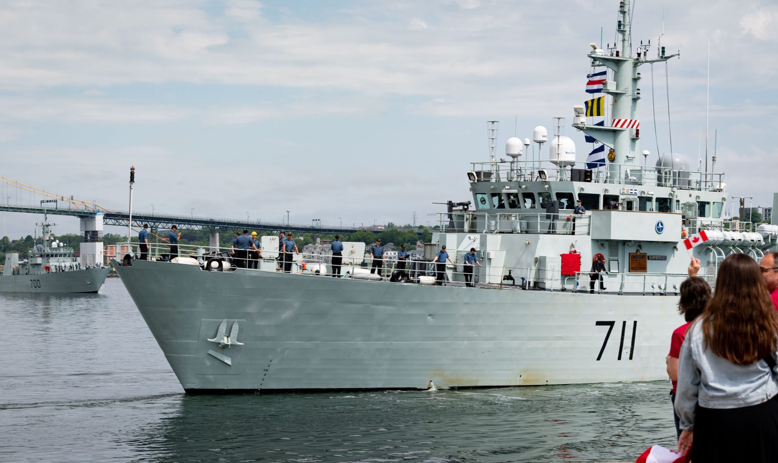 Kingston-class ships head to Operation Reassurance / Les navires de la ...