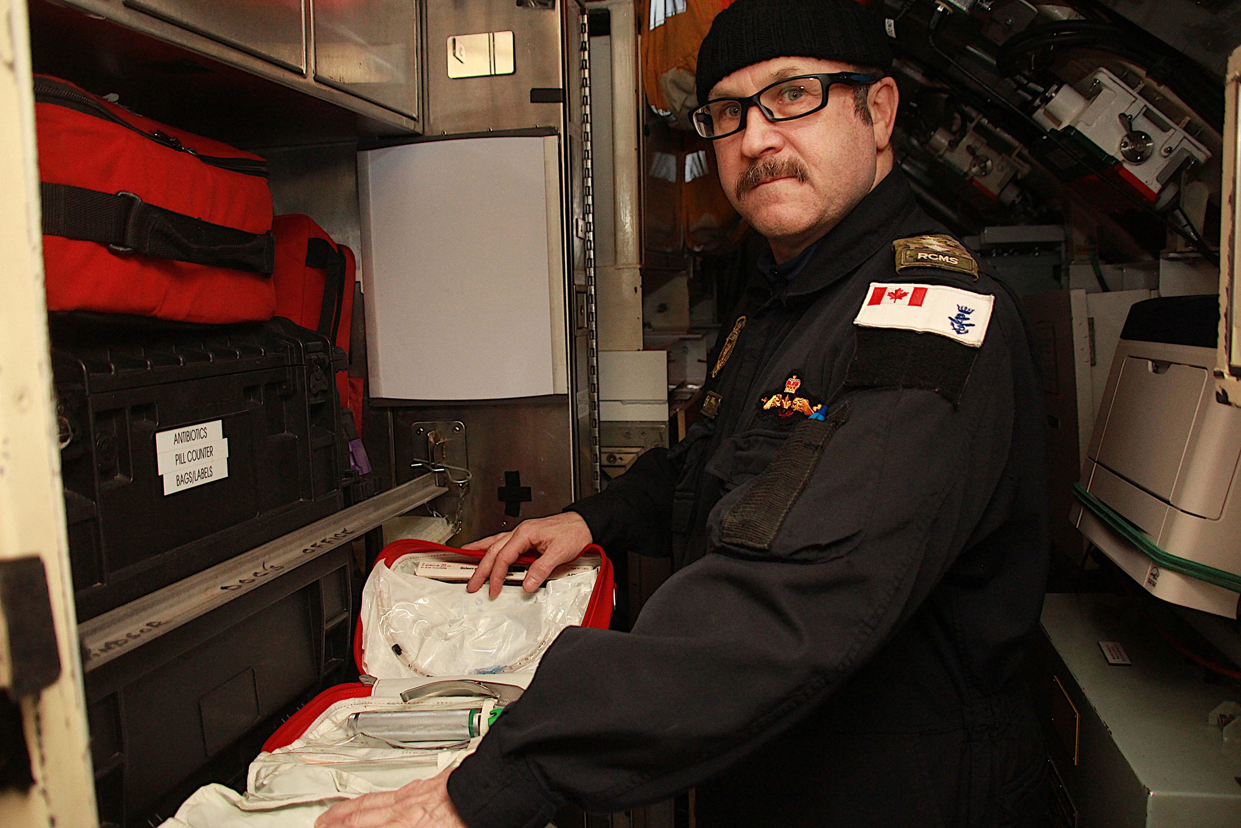 HMCS Windsor "doc" embraces challenge of undersea medicine | Trident ...